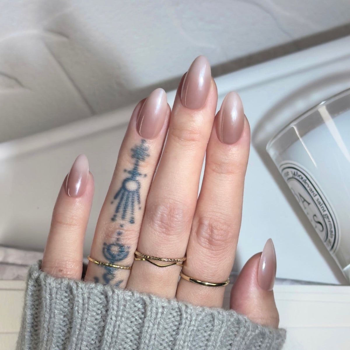 Ellie Vincy Press on Nails-Ombre Chrome | Medium Coffin Ombre White ...